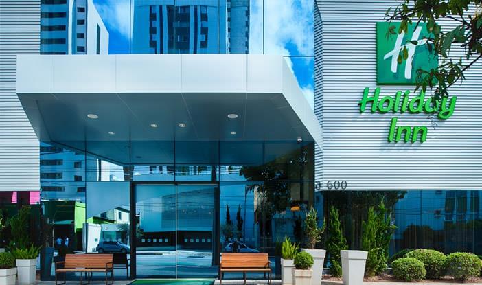 Hotel Holiday Inn | Farkasvölgyi Arquitetura