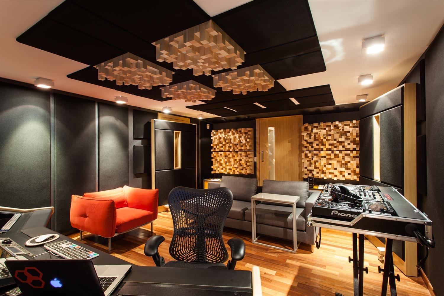 Estúdio do DJ | Galeria da Arquitetura
