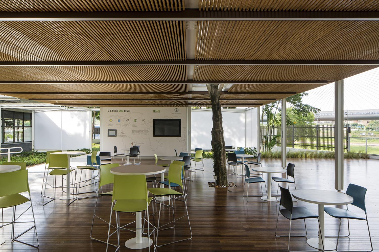 ECB - Eco Commercial Building Bayer | Galeria da Arquitetura